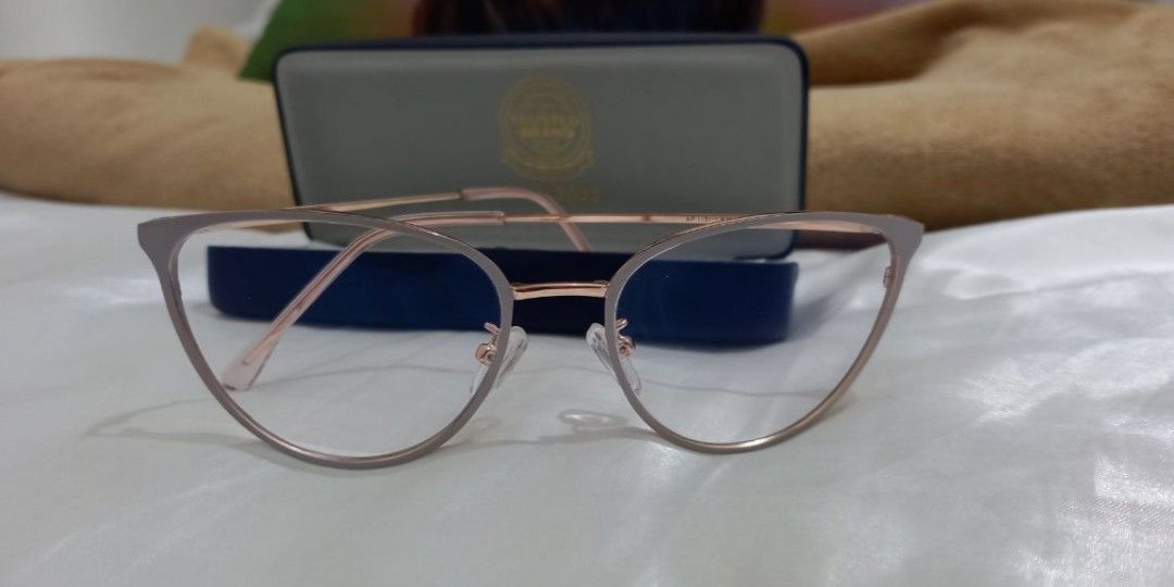 Ideal Vision Graded Eyeglasses (-1.00), Men's Fashion, Watches & Accessories, Sunglasses ...