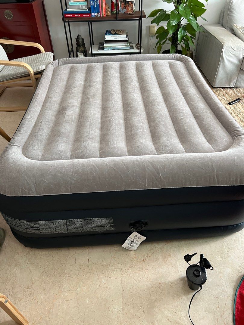 INTEX Dura-Beam Super Queen Airbed + Electric pump, Furniture & Home Living, Furniture, Bed ...
