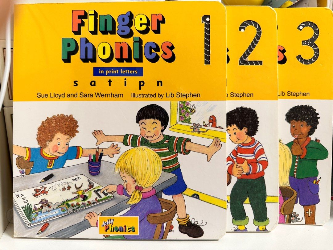 Jolly phonics Finger phonics 1-3, 興趣及遊戲, 書本 & 文具, 小朋友書 - Carousell