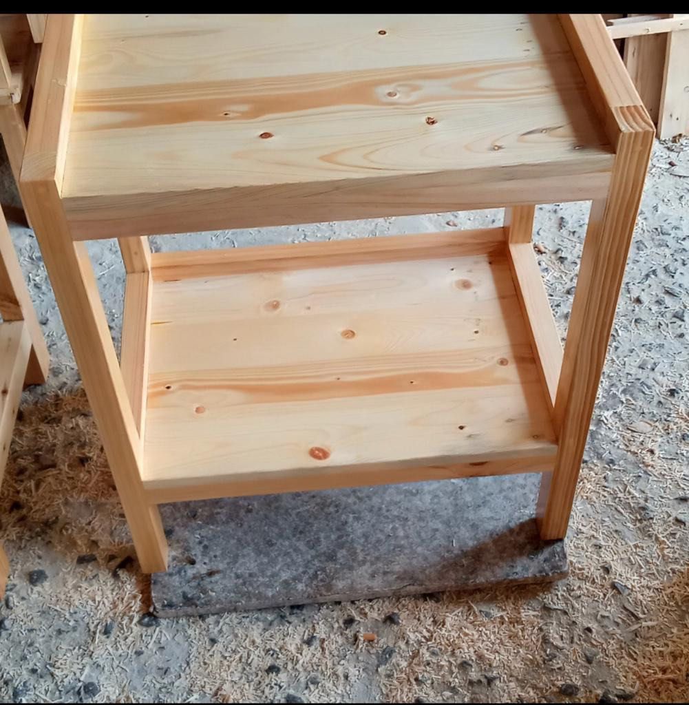 Meja rak kayu 2 susun, Perabotan Rumah di Carousell