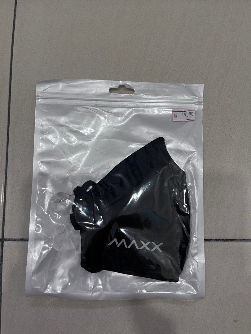 New maxx mask, Health & Nutrition, Face Masks & Face Shields on Carousell