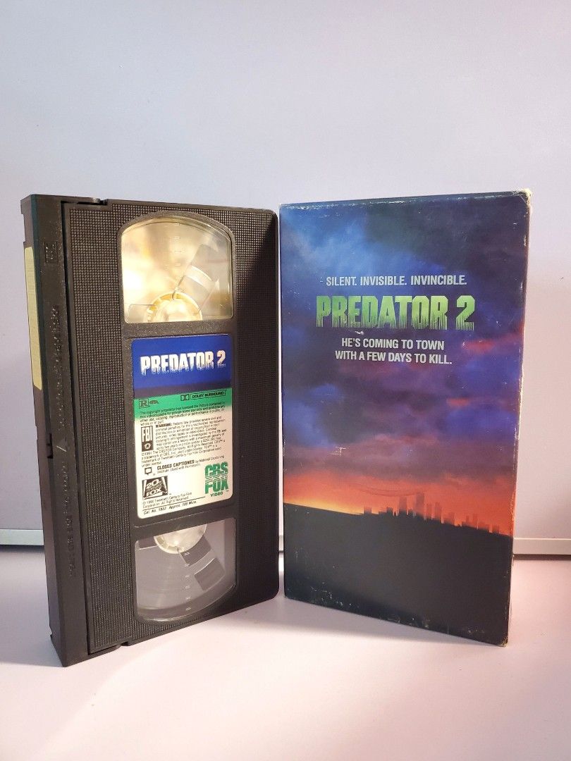 PREDATOR 2 VHS 鐵血戰士 影帶, 興趣及遊戲, 音樂樂器 & 配件, 音樂與媒體 - CD 及 DVD - Carousell
