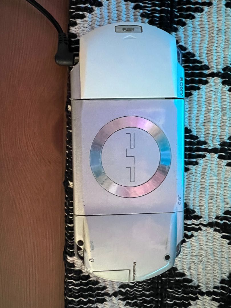 PSP 1000 Modded with 4Gb SD card, Video Gaming, Video Game Consoles ...