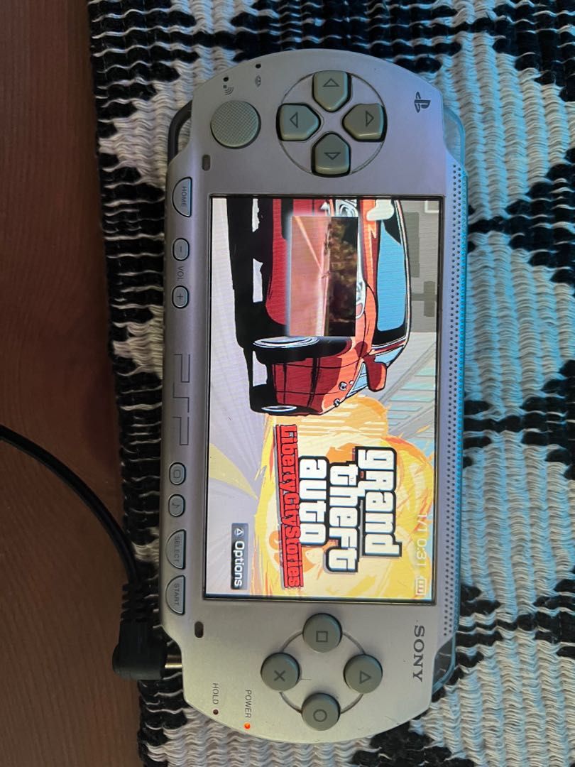 PSP 1000 Modded with 4Gb SD card, Video Gaming, Video Game Consoles, PlayStation on Carousell