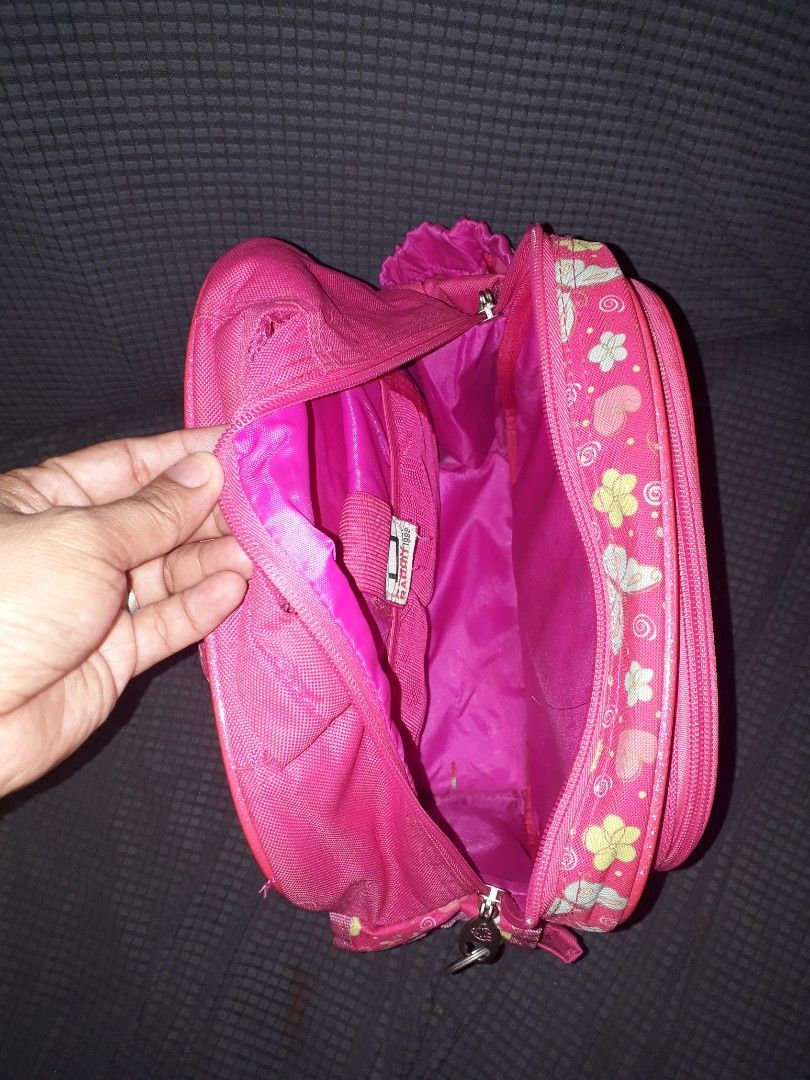 Robby Rabbit Pink Backpack, Women's Fashion, Bags & Wallets, Backpacks ...