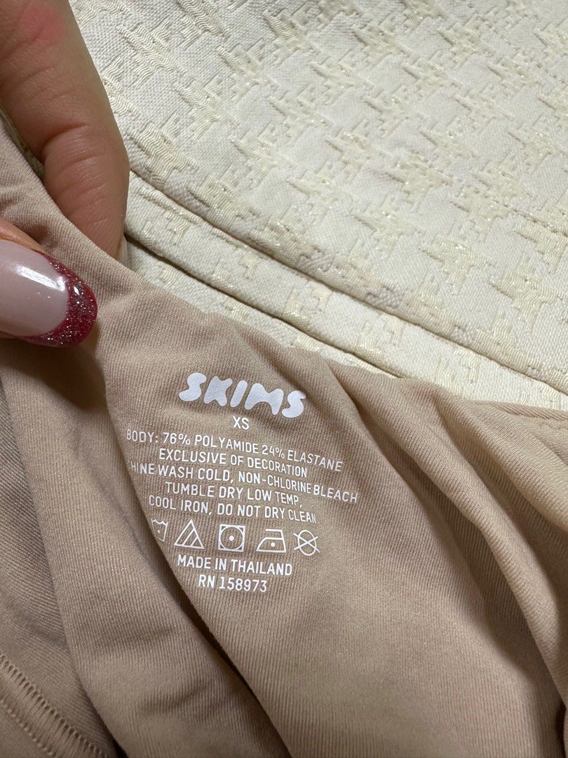 SKIMS fits everybody square neck bodysuit in Mica, Women's Fashion, Tops, Others Tops on Carousell