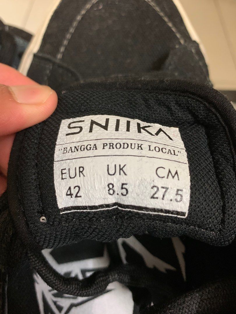 Sniika kelasik, Men's Fashion, Footwear, Sneakers on Carousell