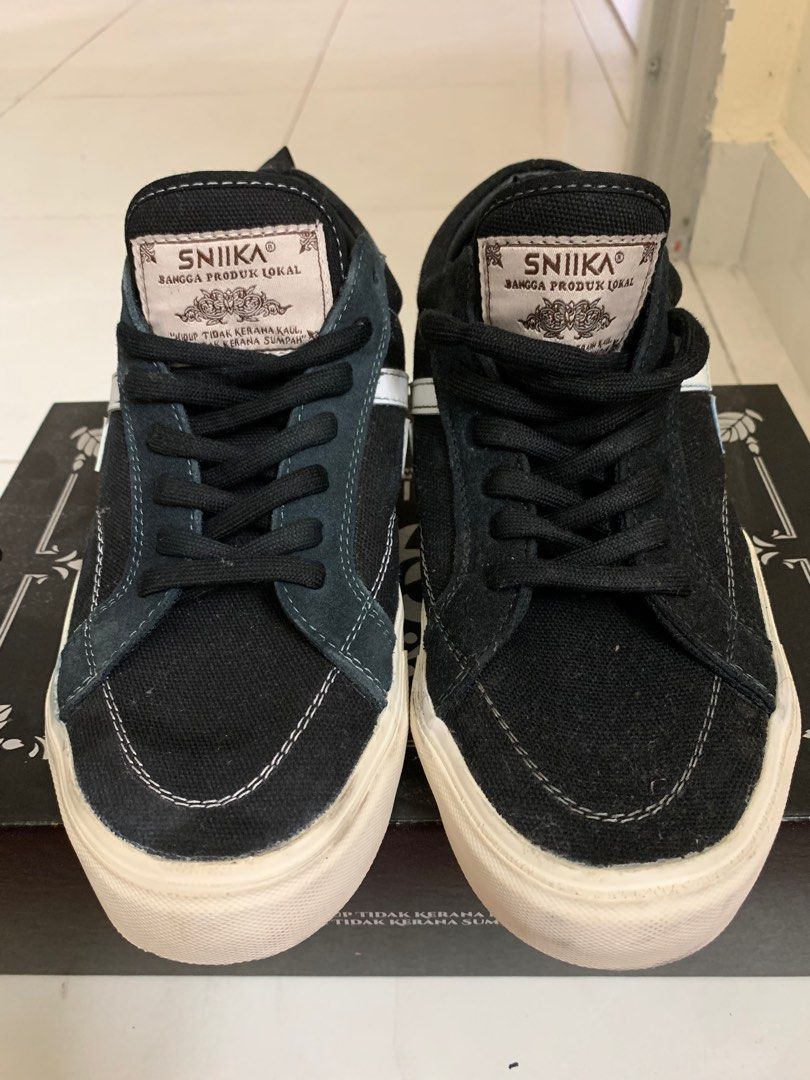 Sniika kelasik, Men's Fashion, Footwear, Sneakers on Carousell