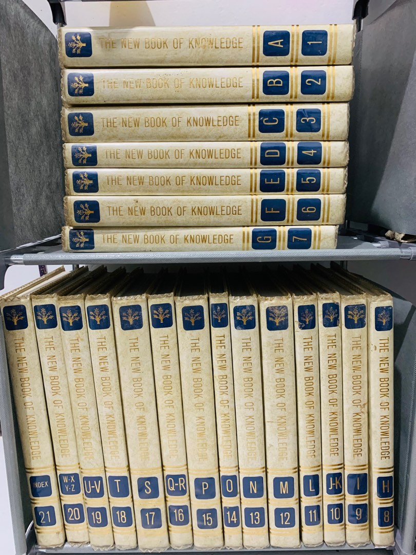 The New Book of Knowledge Set, Hobbies & Toys, Books & Magazines ...