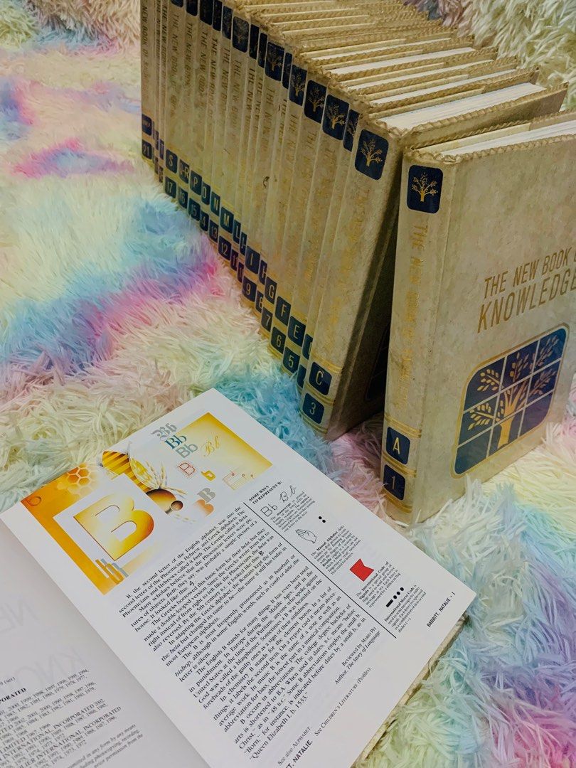 The New Book of Knowledge Set, Hobbies & Toys, Books & Magazines ...