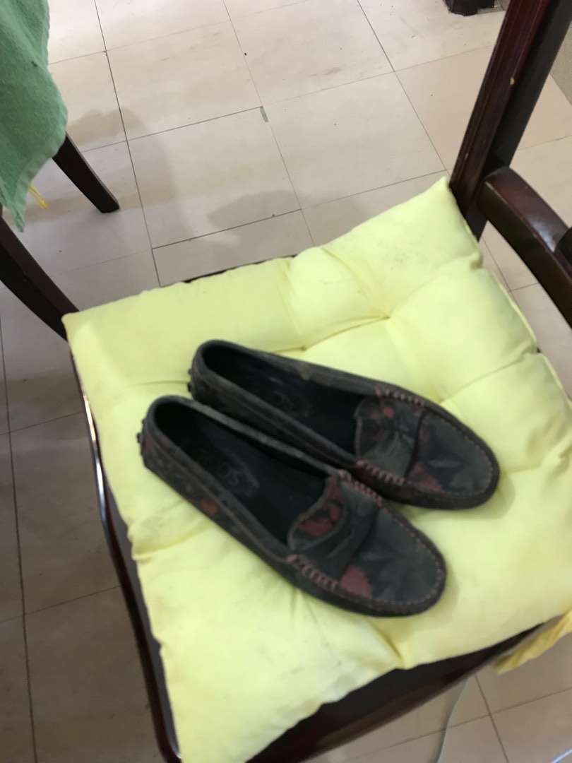 Tods loafer, Women's Fashion, Footwear, Loafers on Carousell