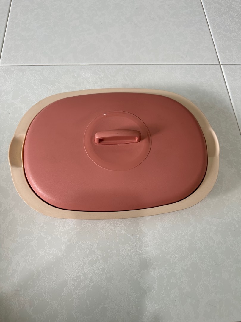 Tupperware serving plate with lid, Furniture & Home Living, Kitchenware ...