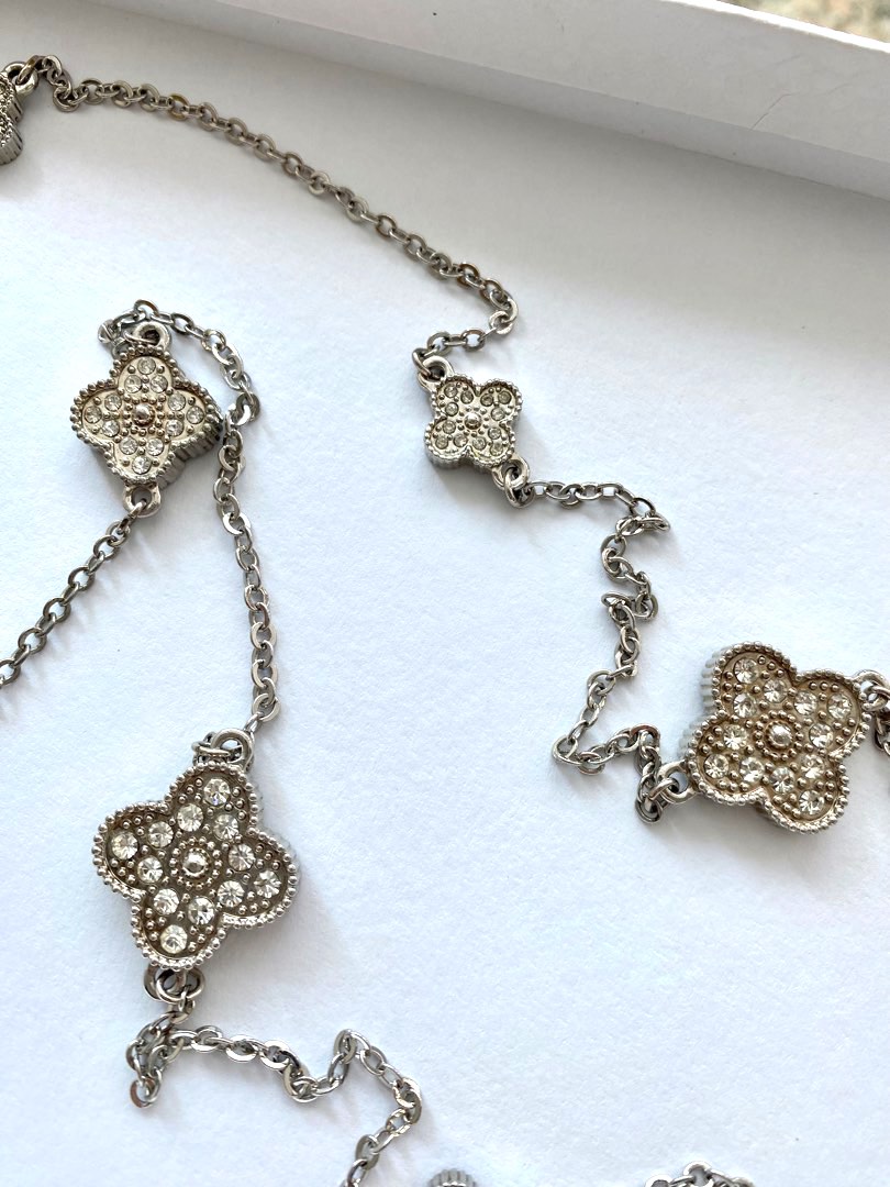 Van Cleef & Arpels VCA style long necklace, 女裝, 飾物及配件, 頸鍊 - Carousell