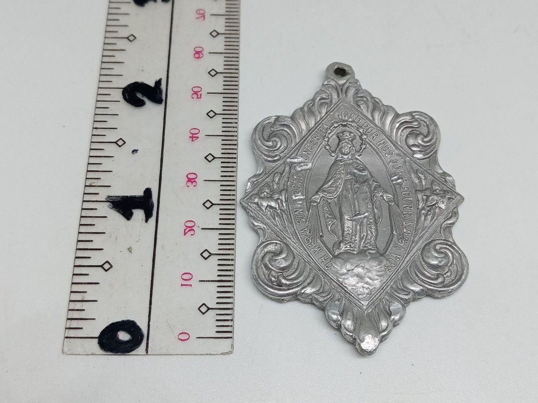 Vintage Miraculous Mama Mary Medal, Hobbies & Toys, Memorabilia ...