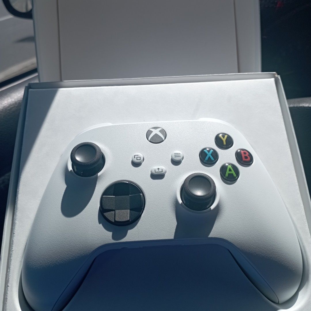 XBox Series S/X Controller Robot White, Video Gaming, Gaming ...