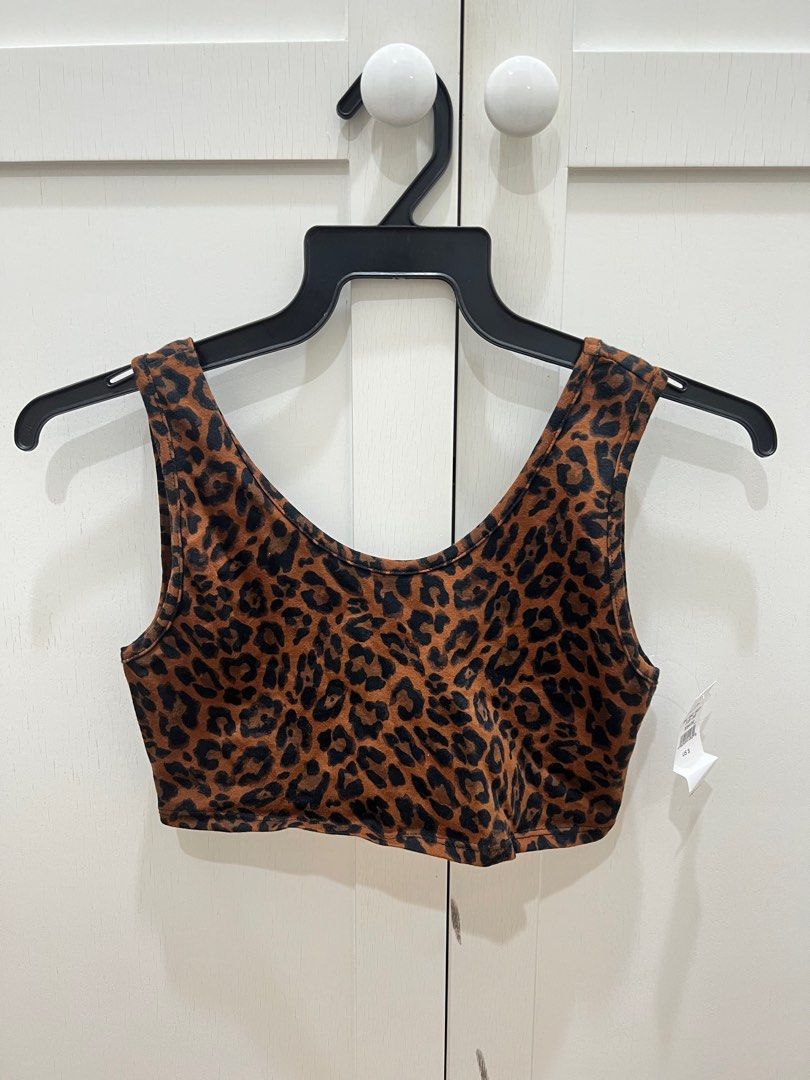 American Eagle leopard print crop tank, Women's Fashion, Tops, Sleeveless on Carousell