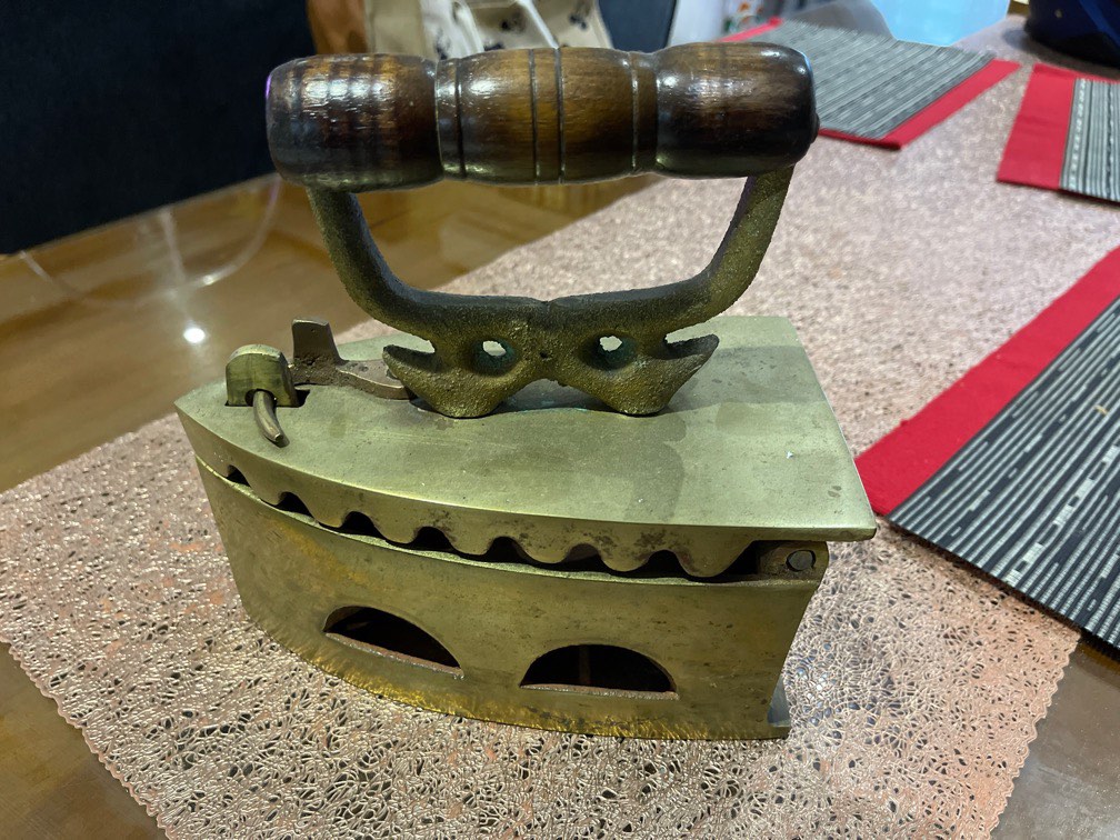 Antique/antik/ seterika /iron, Hobbies & Toys, Collectibles ...