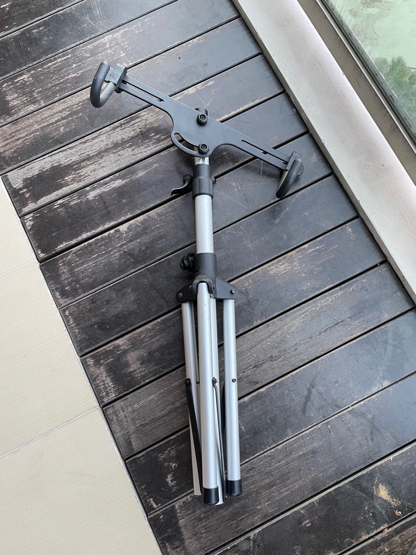 Bike stand and pump, Sports Equipment, Bicycles & Parts, Parts & Accessories on Carousell