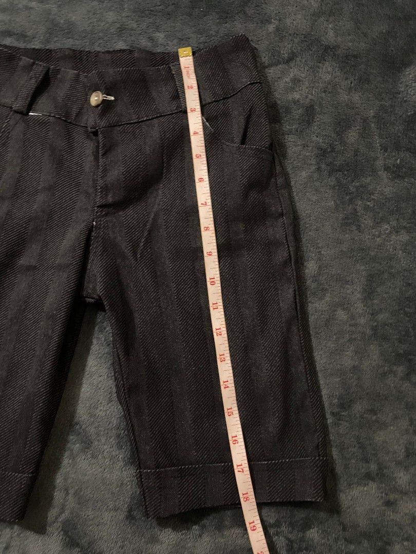 black stretchy puruntong short, Women's Fashion, Bottoms, Shorts on ...