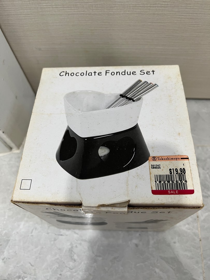 Brand new chocolate fondue set., Food & Drinks, Homemade Bakes on Carousell