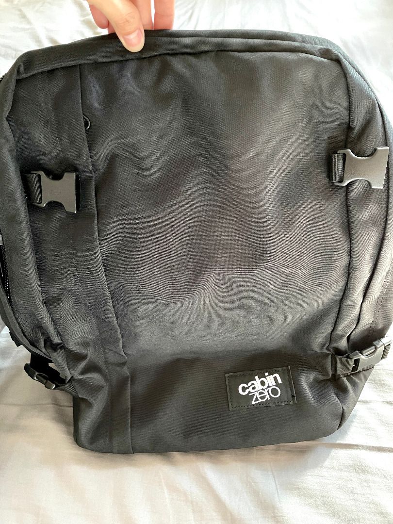 CabinZero Classic 36L Absolute Black, Men's Fashion, Bags, Backpacks on Carousell