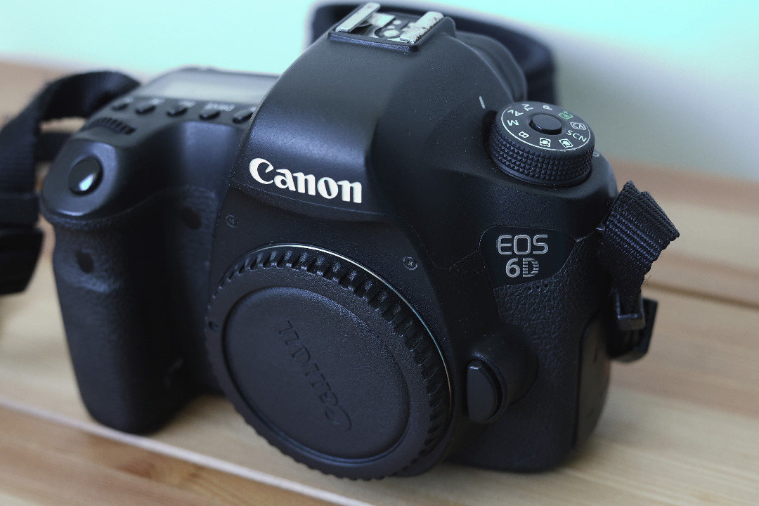 Canon 6D Mark 1 body only full box, Photography, Cameras on Carousell