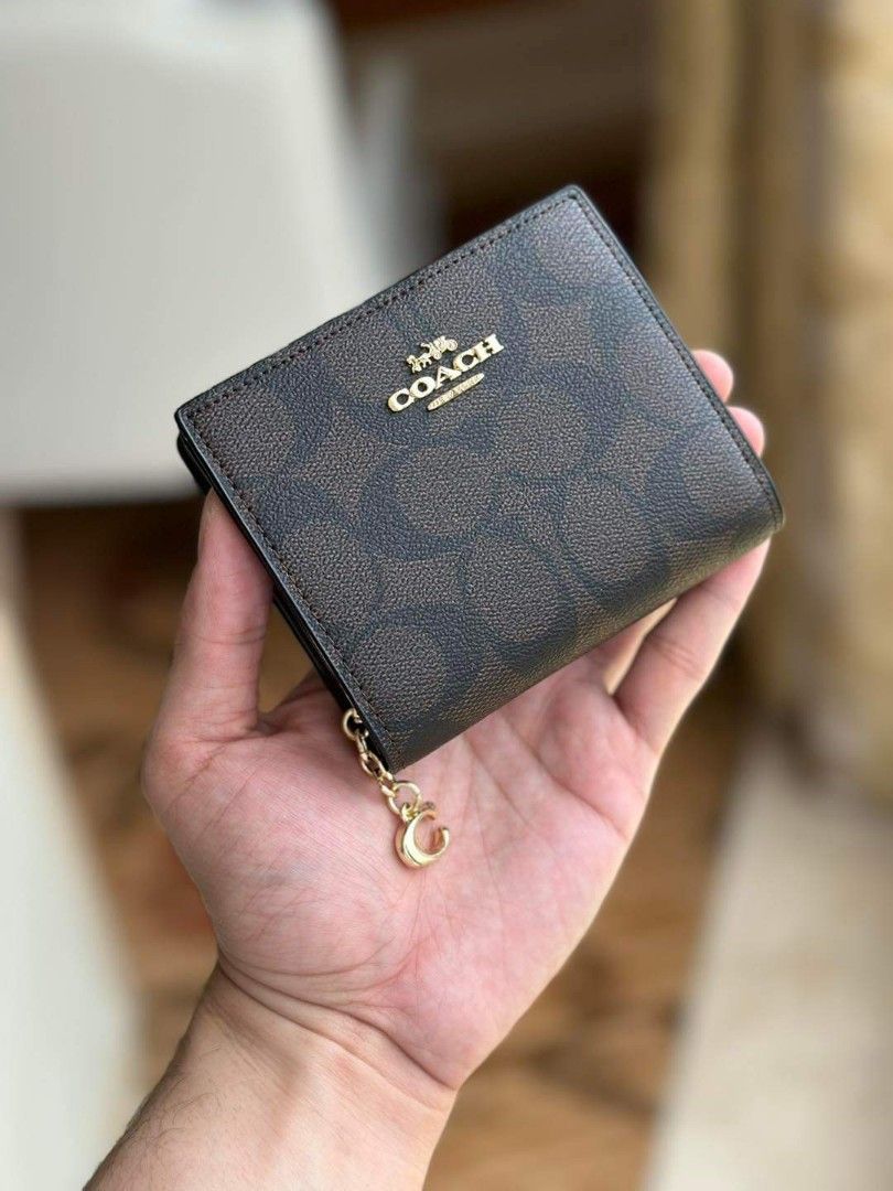Coach Snap Card Wallet in Signature Canvas, Women's Fashion, Bags ...