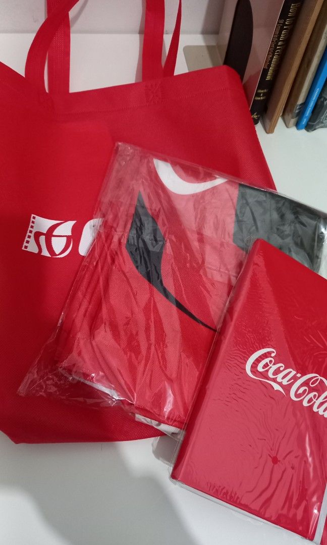 COCA-COLA X GSC EXCLUSIVE TOTE BAG WORLD CUP 2022 FINALE, Men's Fashion ...