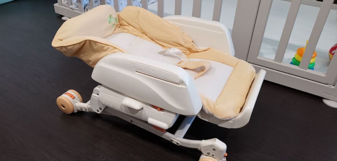 Combi Baby Rocker cum High Chair (Non Electrical Powered), Babies ...