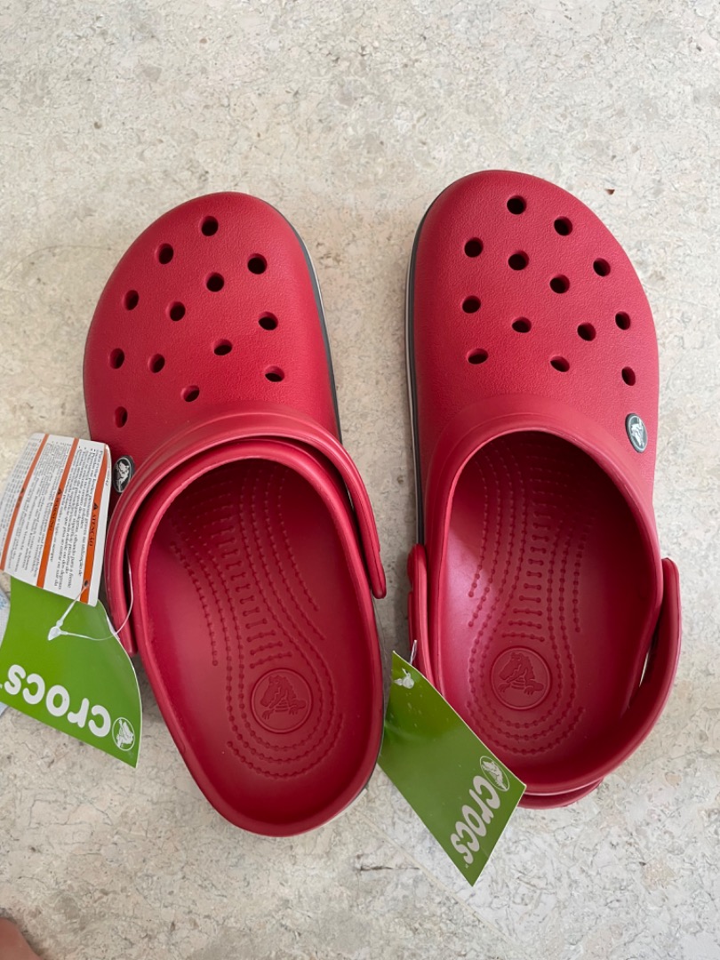 Crocs new shoes, Women's Fashion, Footwear, Flipflops and Slides on ...