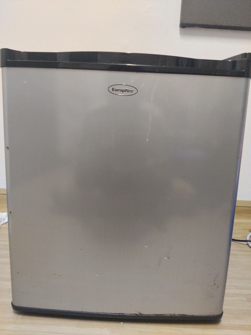 EuropAce 50L ER9250 Bar Fridge, TV & Home Appliances, Kitchen ...