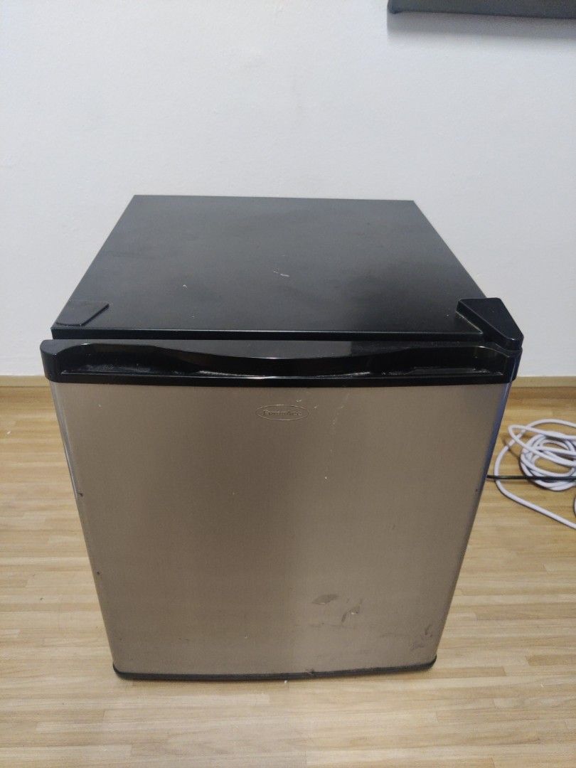 EuropAce 50L ER9250 Bar Fridge, TV & Home Appliances, Kitchen ...