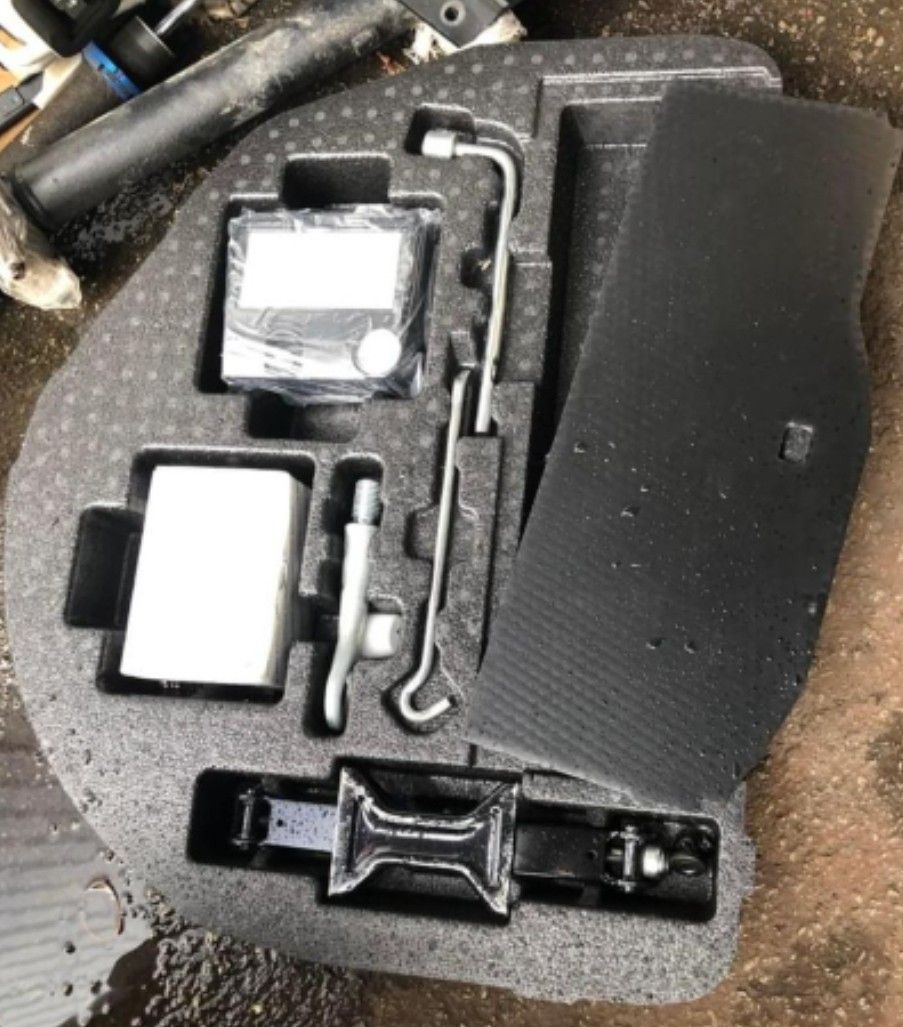 Evo 10 / Evo X boot foam tray with full tool kit, Car Accessories ...