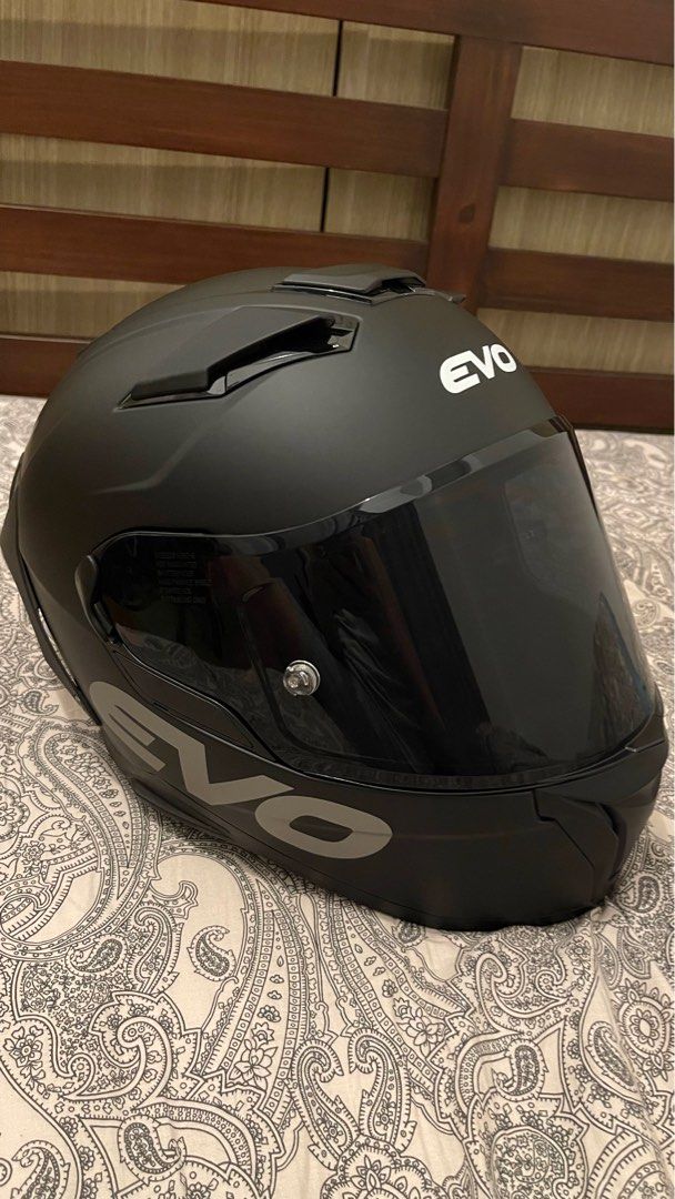 EVO Helmet Matte Black Full Face, Motorbikes, Motorbike Parts ...