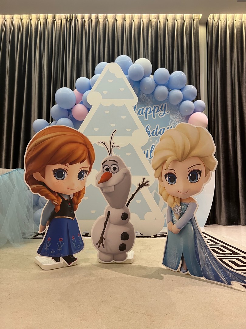 frozen cardboard cutouts, Hobbies & Toys, Toys & Games on Carousell