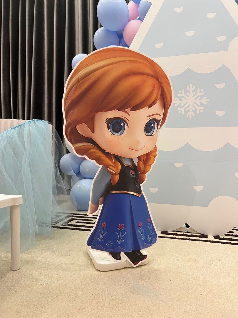 frozen cardboard cutouts, Hobbies & Toys, Toys & Games on Carousell