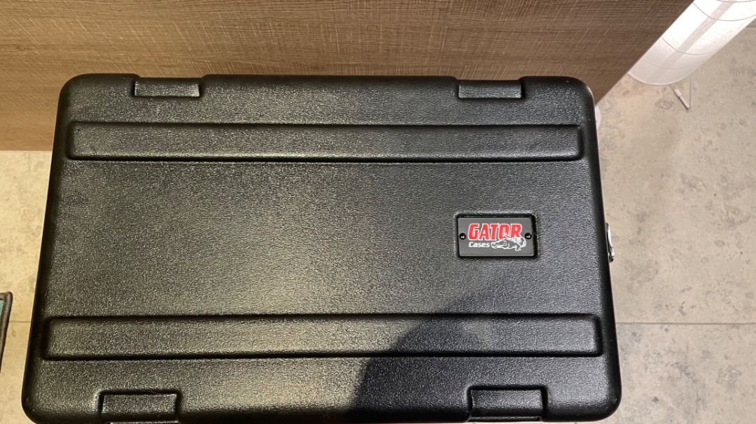 Gator 6RU ABS Rack flight case, 音響器材, 其他音響配件及設備 - Carousell