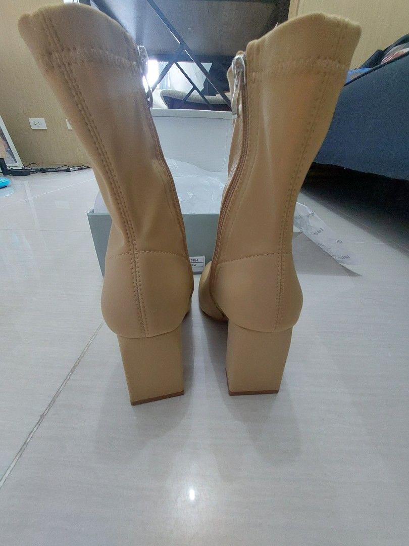 Gibi Boots, Women's Fashion, Footwear, Boots on Carousell