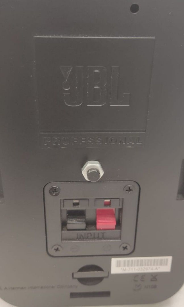 JBL Control 2P 喇叭+上牆架, 音響器材, Soundbar、揚聲器、藍牙喇叭、耳擴 - Carousell