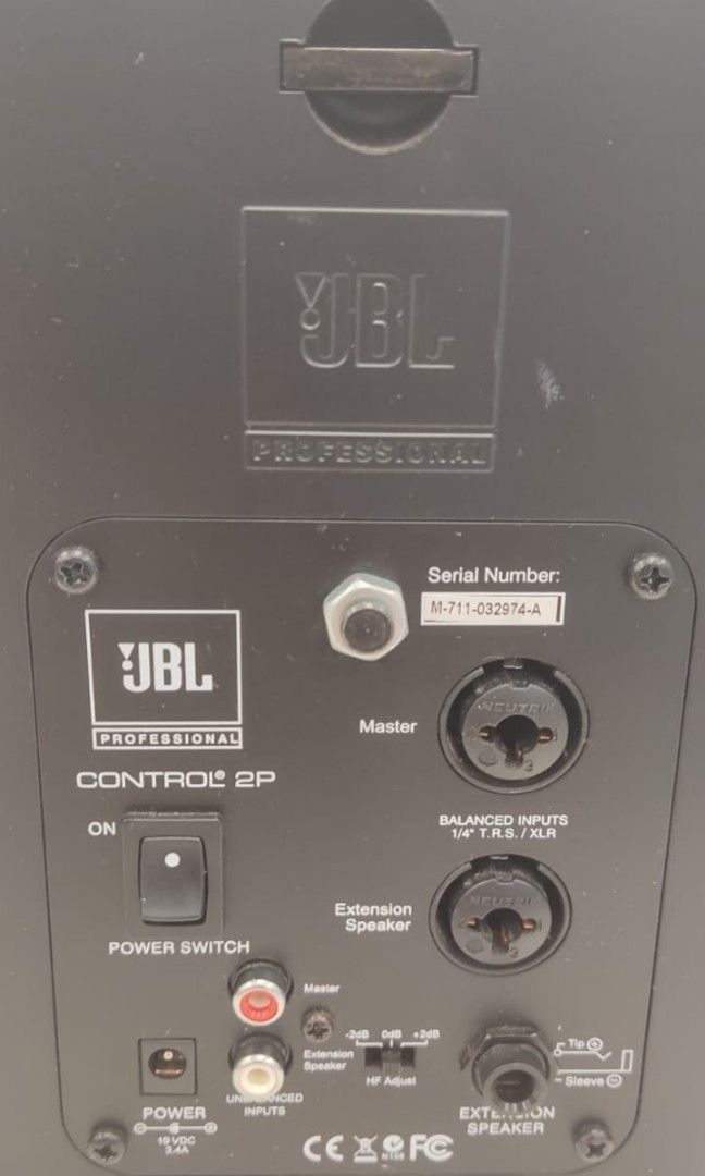 JBL Control 2P 喇叭+上牆架, 音響器材, Soundbar、揚聲器、藍牙喇叭、耳擴 - Carousell