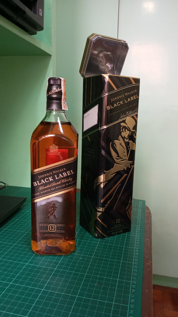 Johnnie Walker Black Label limited edition, Food & Drinks, Other Food ...