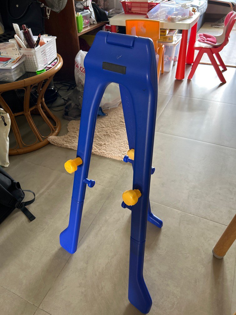 Kids drawing holder stand, Babies & Kids, Baby Nursery & Kids Furniture ...