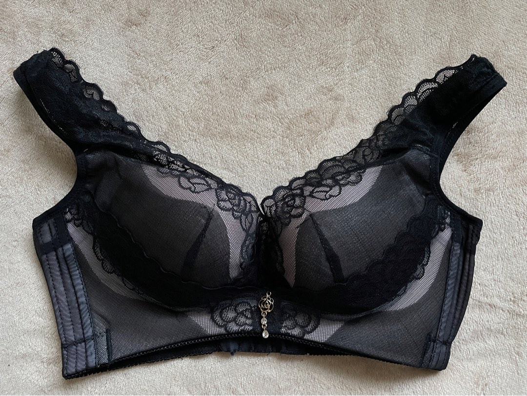 Lace push-up bra 32A, Women's Fashion, Undergarments & Loungewear on ...