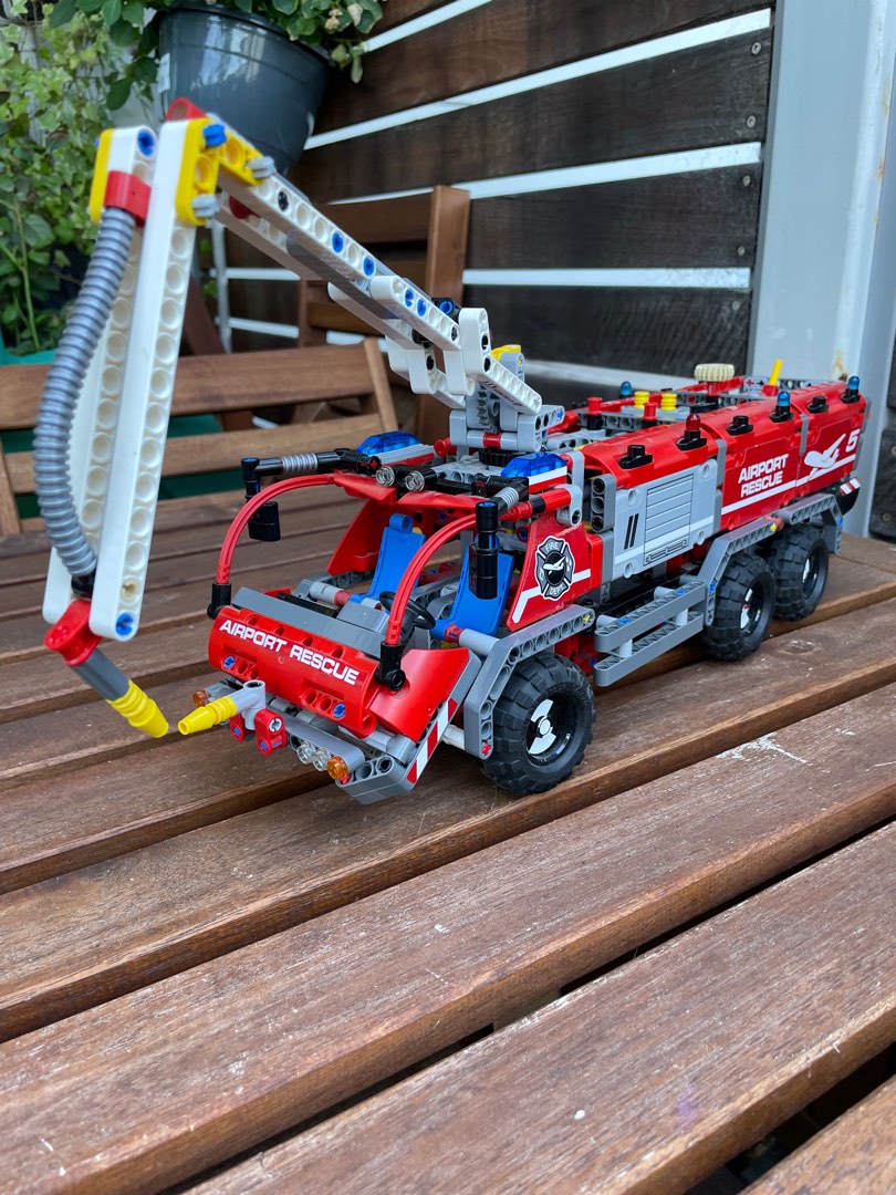 Lego Technic Airport Rescue Vehicle 42068, Hobbies & Toys, Toys & Games ...
