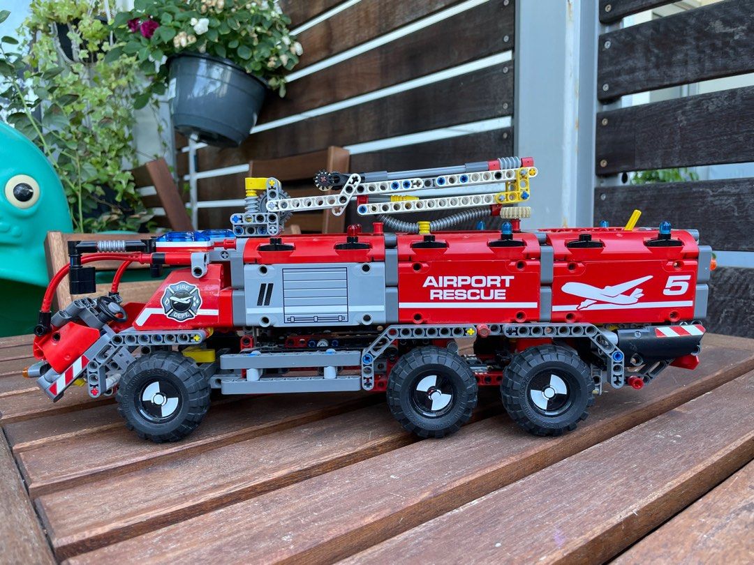 Lego Technic Airport Rescue Vehicle 42068, Hobbies & Toys, Toys & Games ...