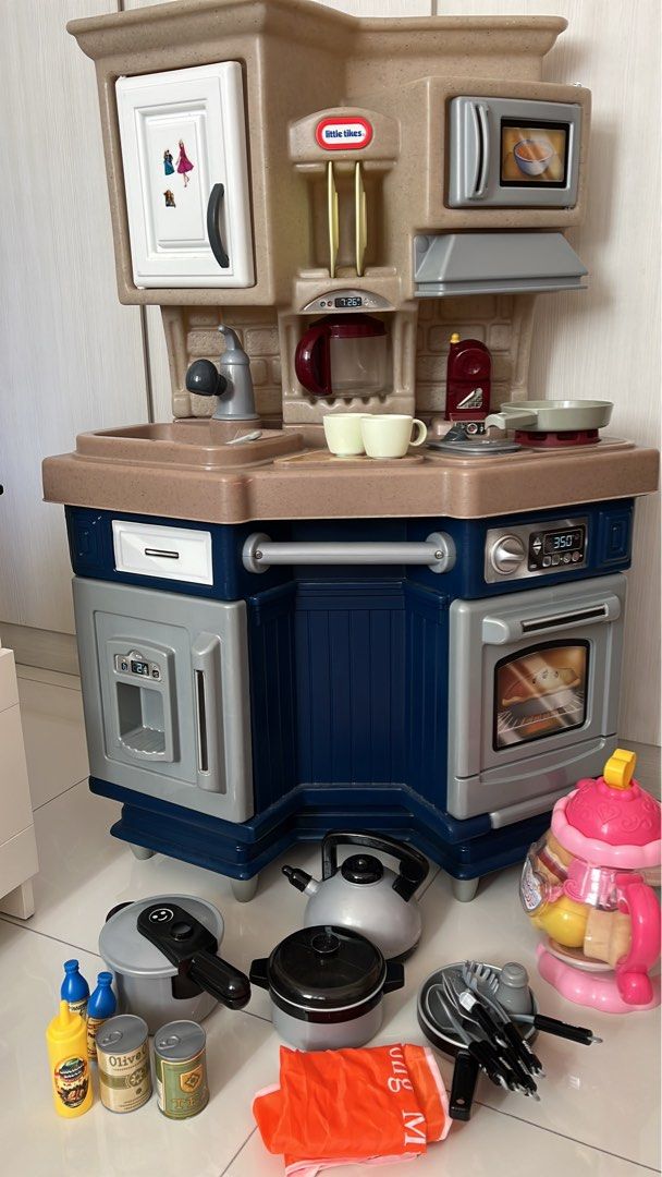 Little tikes kitchen set, Hobbies & Toys, Toys & Games on Carousell