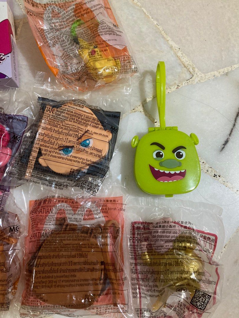 Mcdonald Happy Meal Toys Pokémon Pikachu DC Robin Statfire Dreamworks ...