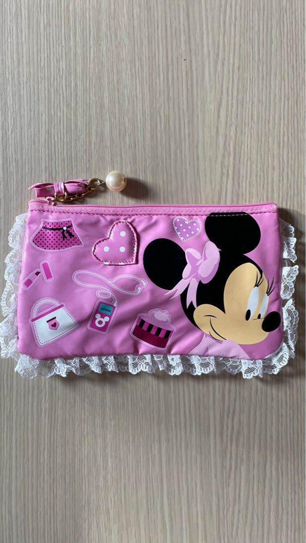 Minnie Mouse pouch from HongKong Disneyland, Women's Fashion, Bags ...