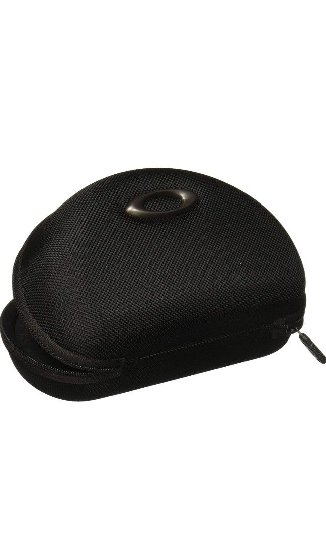 Oakley soft vault case, Men's Fashion, Watches & Accessories, Sunglasses & Eyewear on Carousell