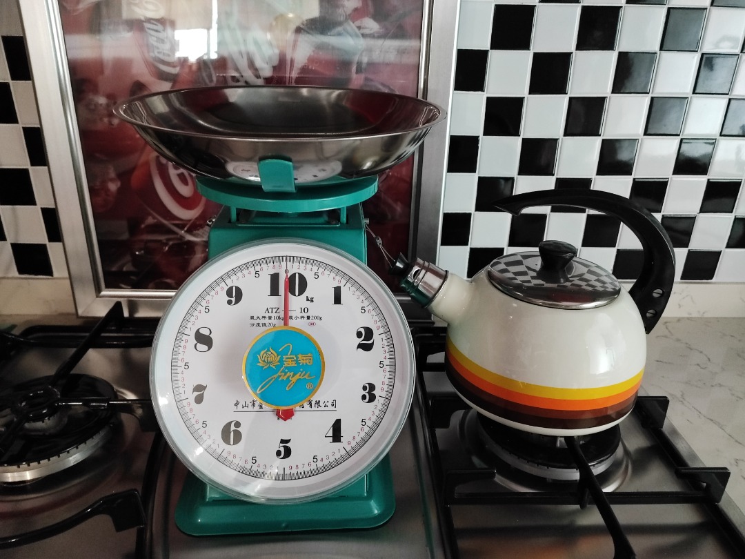 Old School 80s Retro Collectible Kitchen Weighing Scale Analog Weighing ...